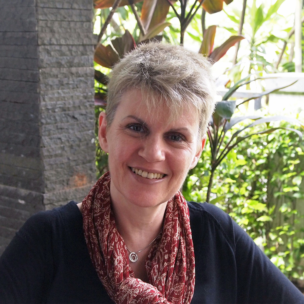 Sally Wellesley – Angsamerah Blog